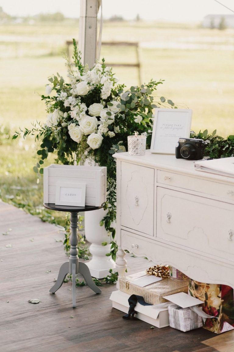 Mike Green and Courtney Parrie's Southern-Themed Wedding - Avenue Calgary