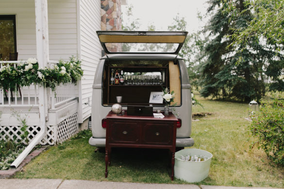 Mike Green and Courtney Parrie's Southern-Themed Wedding - Avenue Calgary