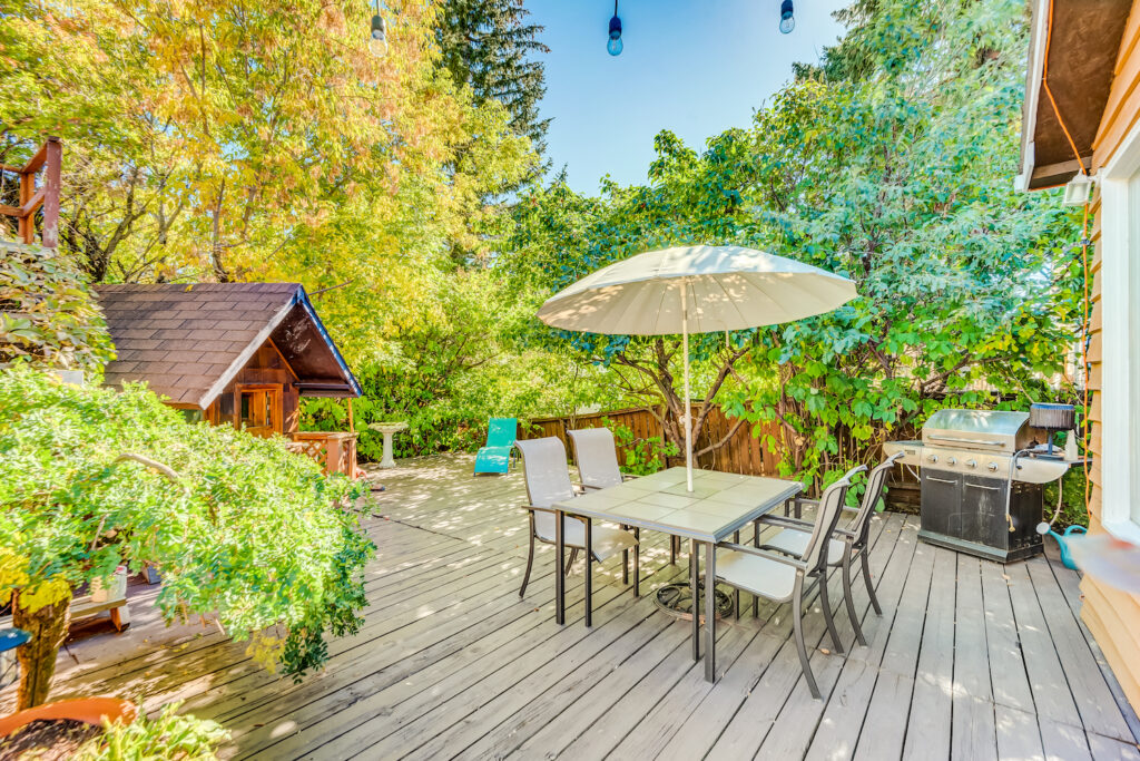 Property of the Week: A Mediterranean-Inspired Home On a Large, Treed ...