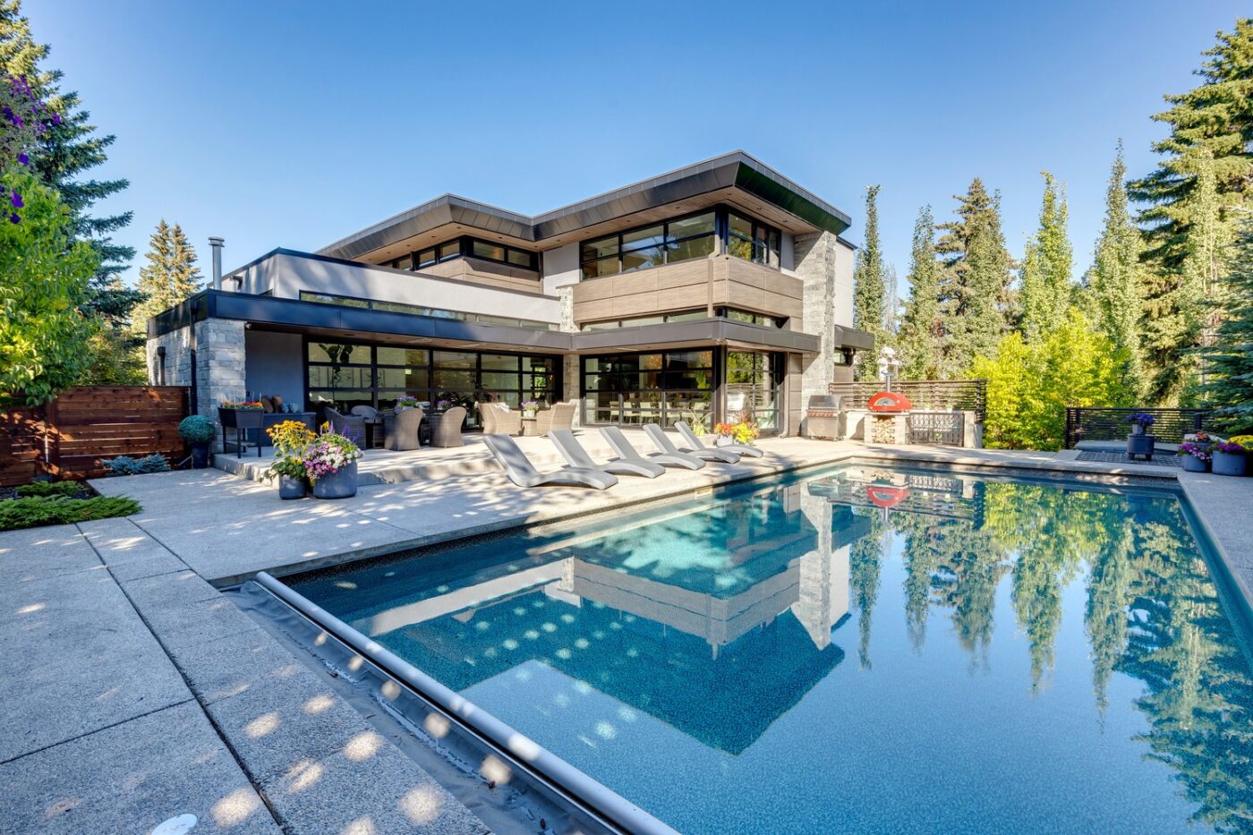 Homes & Real Estate - Avenue Calgary