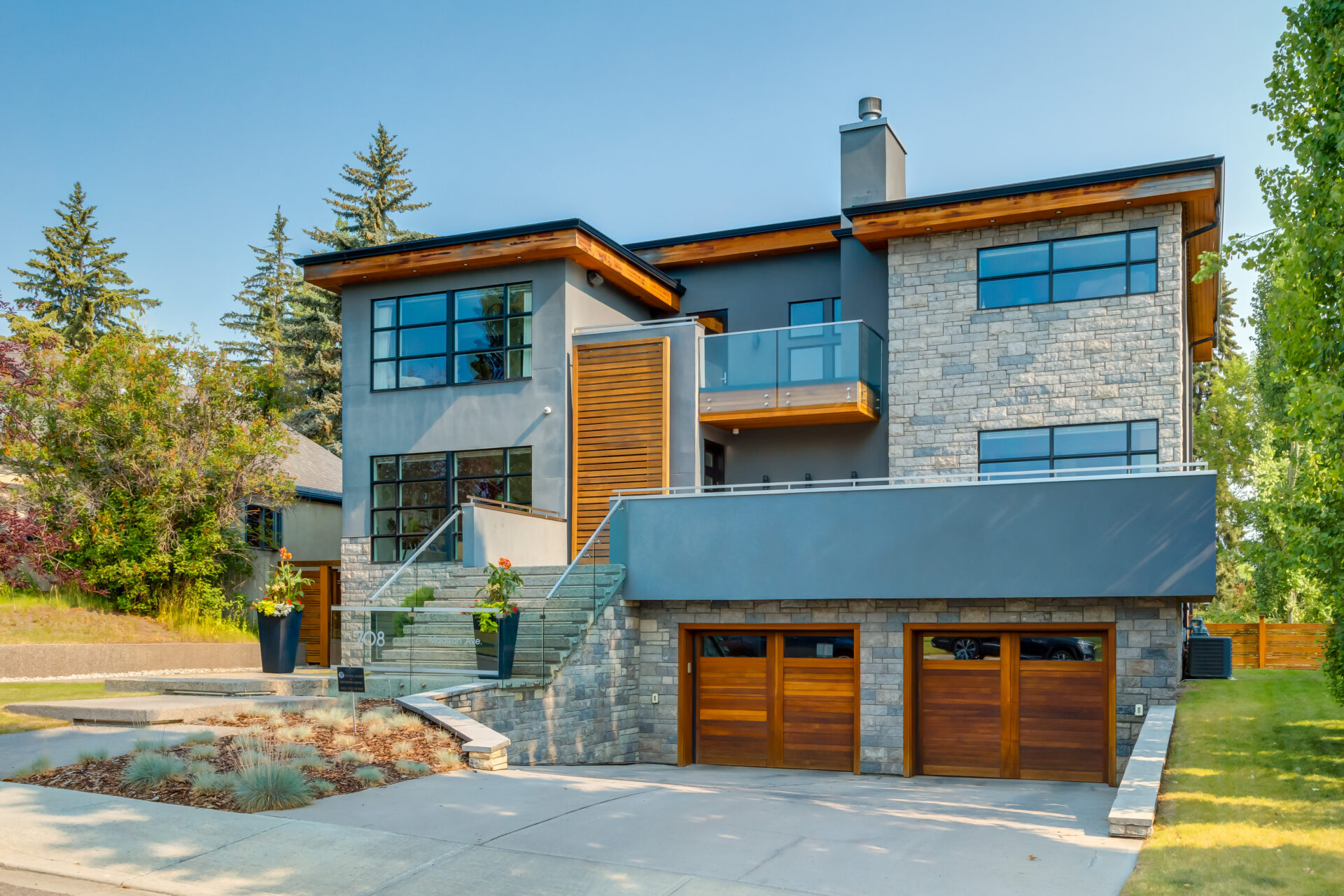 Homes & Real Estate - Avenue Calgary