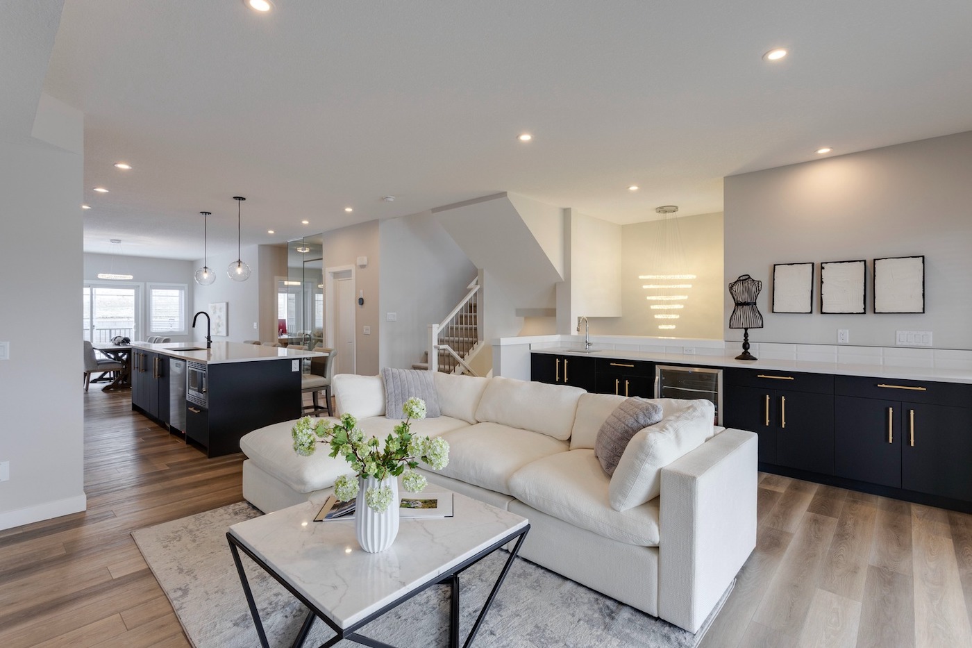 Property of the Week: A $999K Home Backing Onto Lynx Ridge Golf Club ...