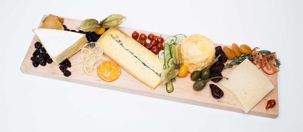 10 Things To Get for an Outdoor Wine and Cheese Party - Avenue Calgary