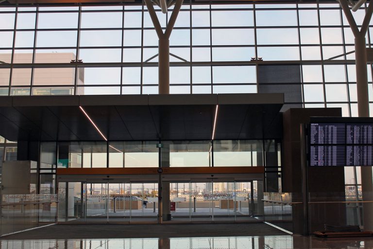 What It's Like Inside the New International Terminal at the Airport ...